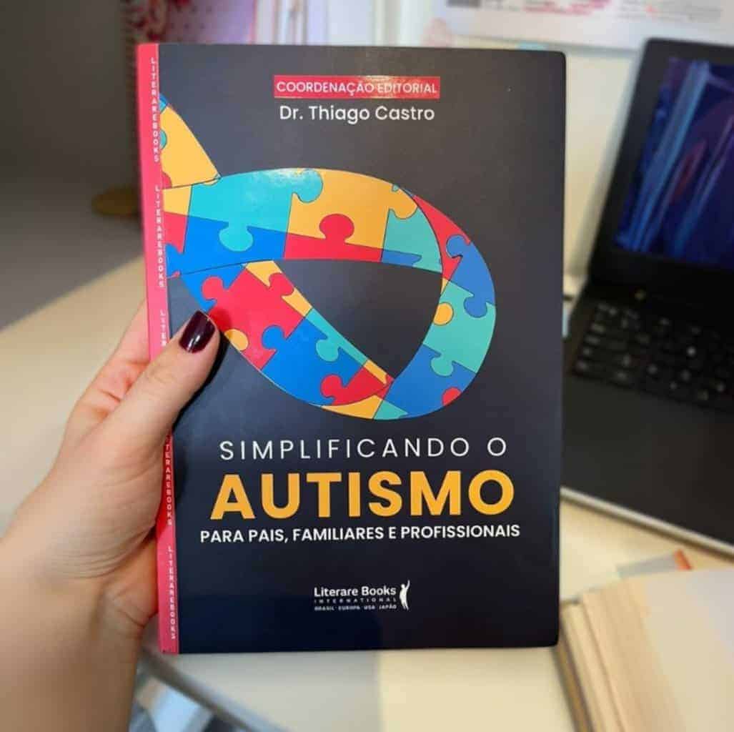 Simplificando o Autismo: Para Pais, Familiares e Profissionais Capa ...
